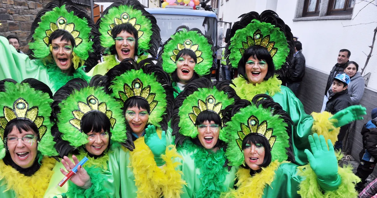 Ahrkreis: Narren feiern auf den Straßen - Kreis Ahrweiler - Rhein-Zeitung