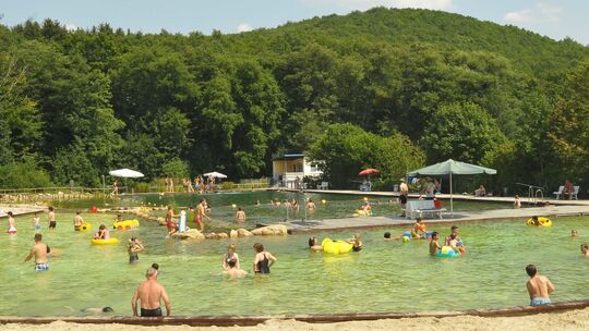 Wunderbar Naturbad In Der Nahe Bildnull