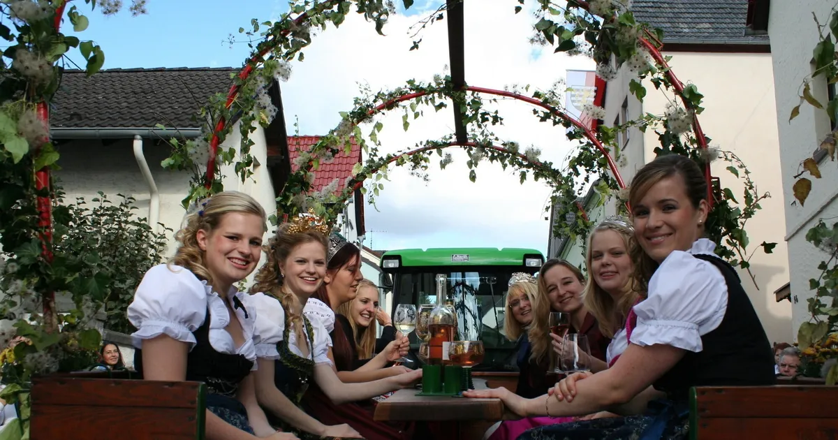 Dattenberg feiert Erntedank- und Winzerfest - Startseite - Rhein-Zeitung