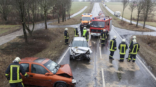 Fotos: Autos prallen zwischen Mogendorf und Vielbach frontal ...