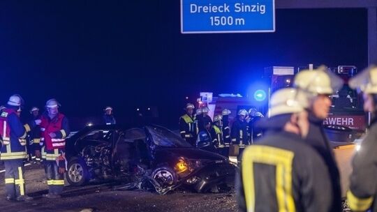 Zwei Menschen tot: Schwerer Unfall auf A61 bei Sinzig - Kreis Ahrweiler - Rhein-Zeitung