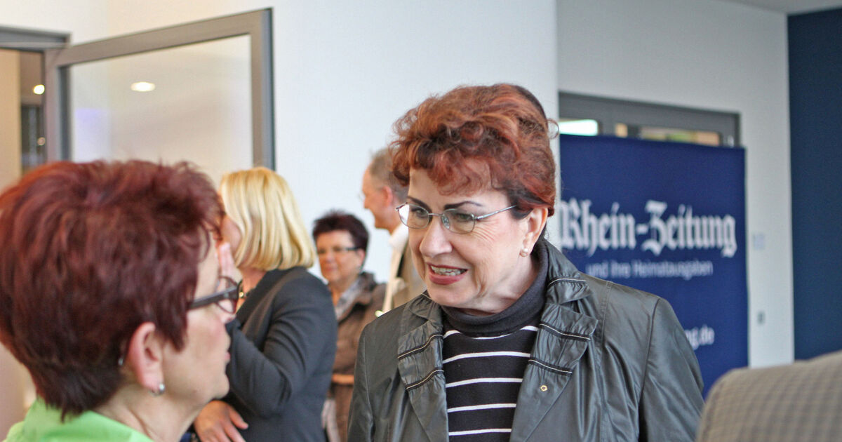 Leser treffen Beate Heinen im neuen RZ-Druckhaus - Startseite - Rhein ...