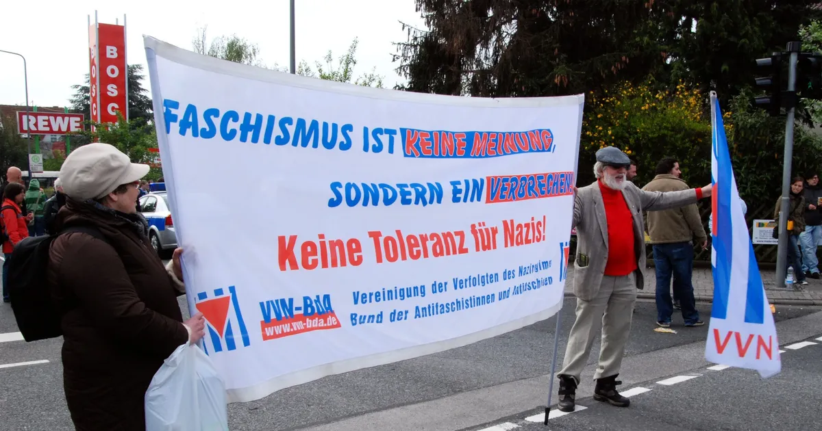 "Nazis raus"-Rufe begleiten rechte Demo - Startseite - Rhein-Zeitung