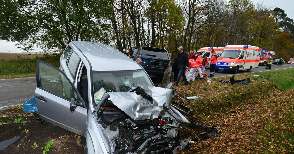Vorfahrt missachtet: Vier Verletzte bei Unfall auf der L218 - Rhein-Hunsrück-Zeitung - Rhein-Zeitung