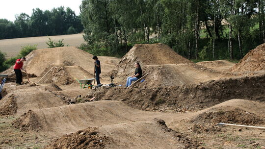 Harschbacher "Dirt-Line"-Anlage ist im Bau - Kreis Neuwied - Rhein-Zeitung