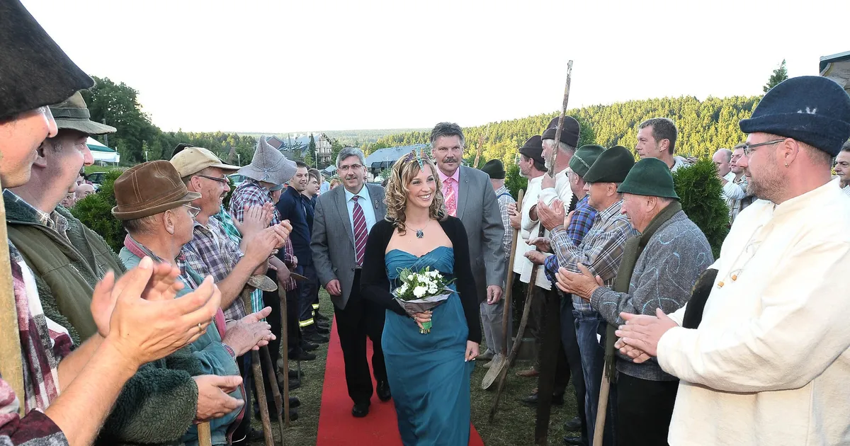 Deutsche Edelsteinkönigin - Nahe-Zeitung - Rhein-Zeitung