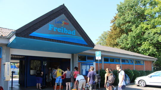 Lahnstein: Kleinkinderbereich im Freibad wird aufgemotzt - Rhein-Lahn ...