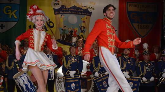 Generationenwechsel plus Geschlechterwechsel: Farbenprächtiges und ...