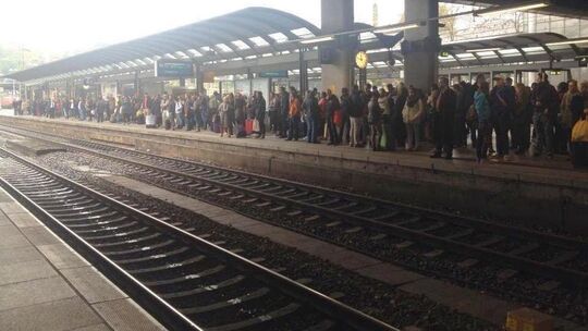 Zugverkehr Technischer Defekt löst Ausfälle und Verspätungen aus: Technik-Defekt löste ...