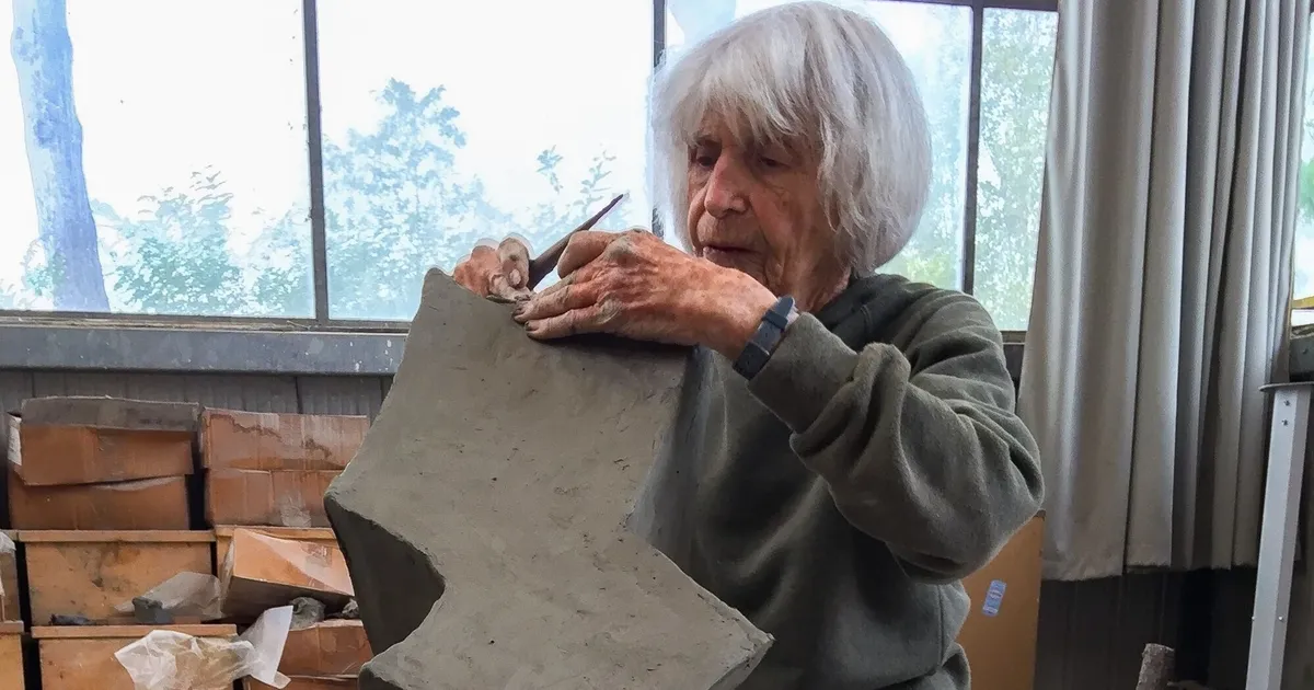 Im September stirbt die in Koblenz geborene Bildhauerin im Alter von ...