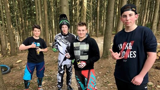 Freizeit Mountainbiker nehmen den Flowtrail zwischen Bad Ems und Kemmenau unter die Reifen ...