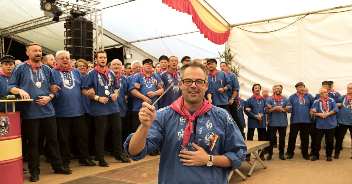 Brauchtum Hachenburger Blaukittel präsentieren Gästen einen ...