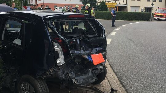 Unfallauto landete mitten im Garten - Nahe-Zeitung - Rhein-Zeitung