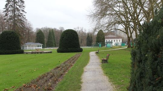 Schreck am Morgen: Schülerin trifft im Lenné-Park auf Exhibitionisten ...