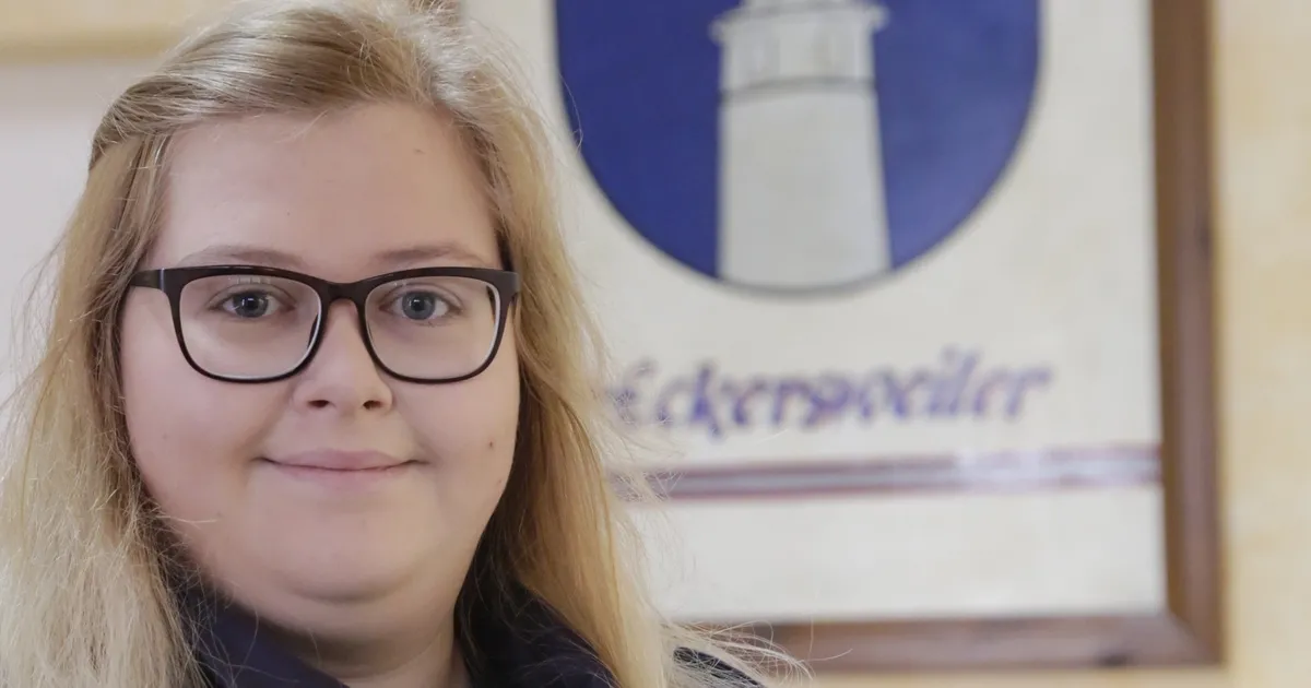 Feuerwehr 20-Jährige ist Wehrleiterin : Chefin der Feuerwehr: Laura ...