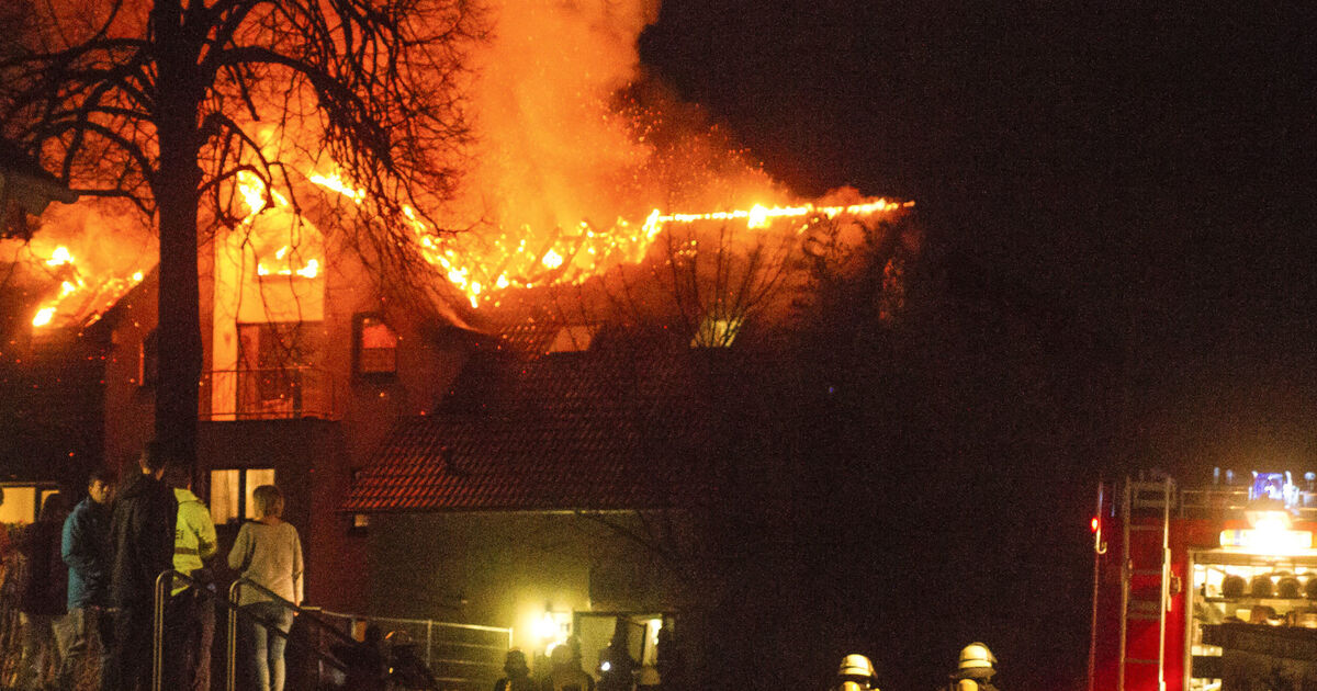 Unglück Großfeuer in Seniorenzentrum St. Pantaleon verursacht Schaden ...