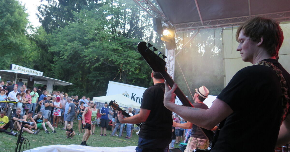 Bühne Das Musikfestival in Weiselstein mit sechs Bands ist Kult in der ...