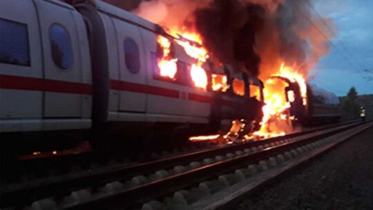 ICE 511 rast beinahe in die Katastrophe: Bundespolizist verhindert ...