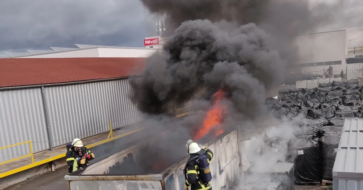Zwei Brände in drei Tagen: Wieder Feuer bei Plastikproduzent Coexpan ...