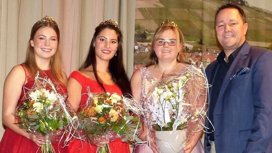 Weinmajestäten zu Gast: Naheweinprinzessin fürstlich empfangen: Tina ...
