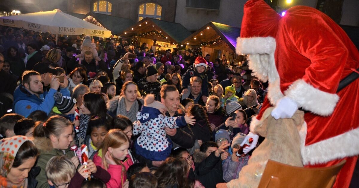 Weniger Betrieb an den Marktständen, aber Bühnenprogramm und Nikolaus ...