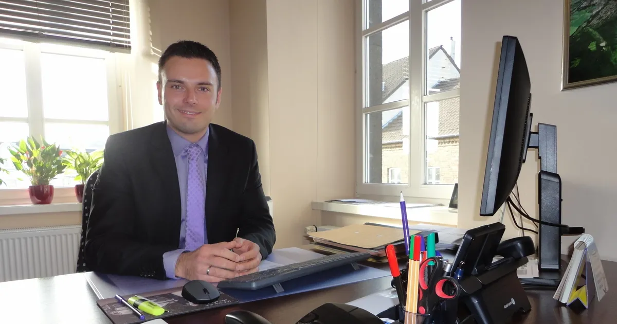Der neue starke Mann: Christian Weidenbach im Sinziger Rathaus - Kreis ...