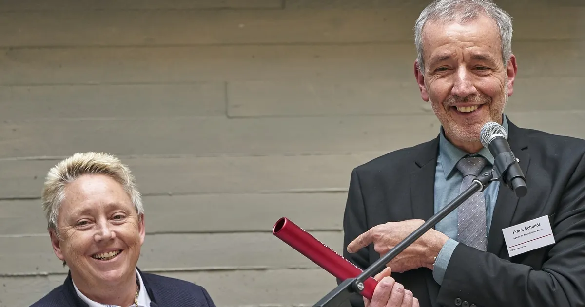 Beim Festakt sind auch die Brücken Thema: Schmidt leitet jetzt Agentur ...