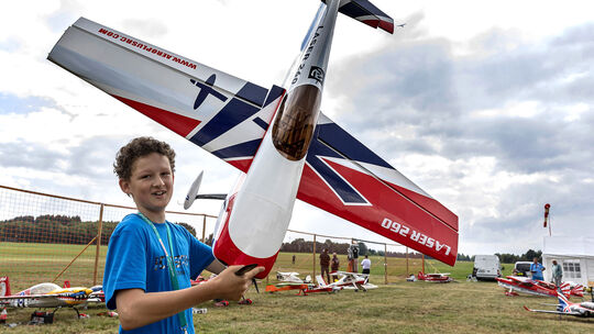Kunststücke am Himmel: Tim Henkes will mit seinen Fliegern hoch hinaus ...