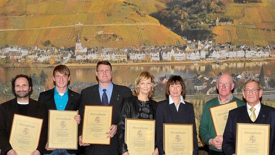 Applaus für Verdienste der Zeller - Kreis Cochem-Zell - Rhein-Zeitung