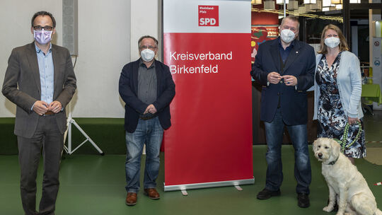 Der Bundestagsabgeordnete ist mit 72,9 Prozent Zustimmung "sehr ...