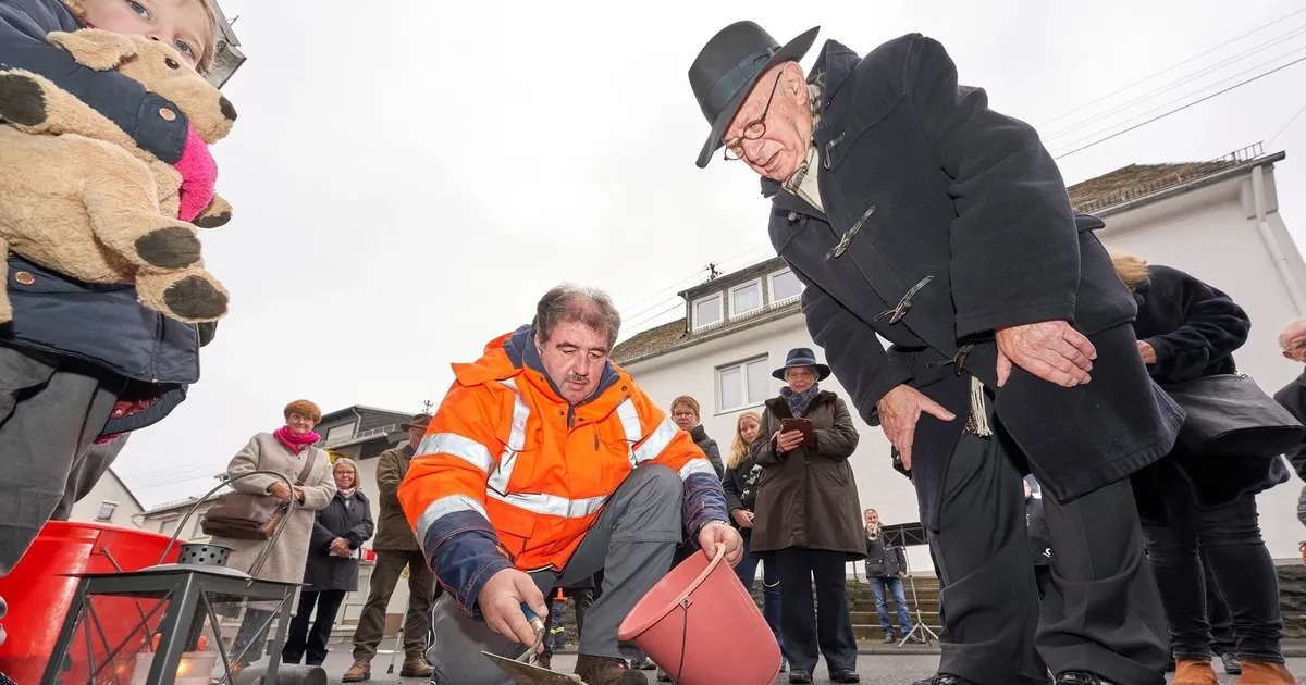 Zum Gedenken: Stolpersteine erinnern an vier Meudter Juden ... Zum Gedenken: Stolpersteine erinnern an vier Meudter Juden ...