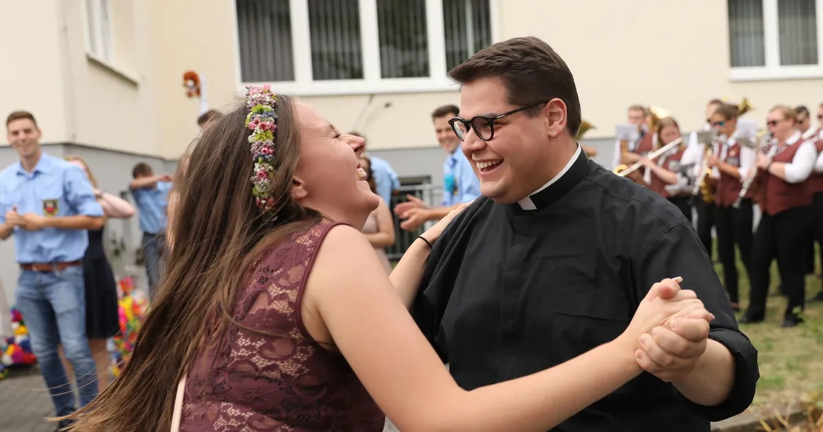 Leitender Priester Marc Stenger fehlt auf zunächst unbestimmte Zeit ...