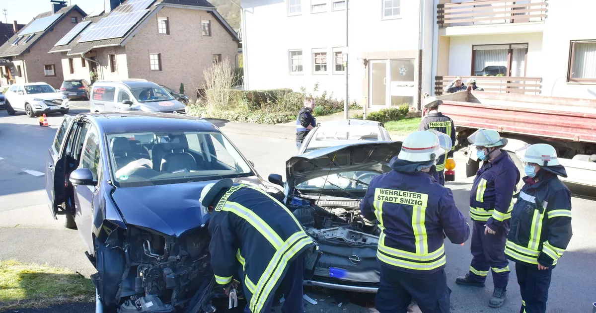 Sinzig: Kollision beim Linksabbiegen fordert drei Leichtverletzte - Kreis Ahrweiler - Rhein-Zeitung