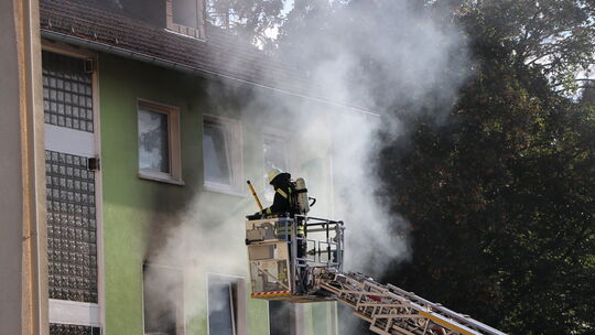 Feuer in Mehrfamilienhaus: Feuer in Mehrfamilienhaus: Frau stirbt nach Brand in Wirges ...