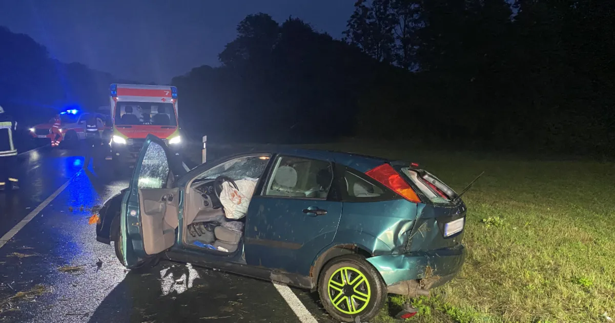 Unfall auf der B255: Person zum Glück doch nicht eingeklemmt ...