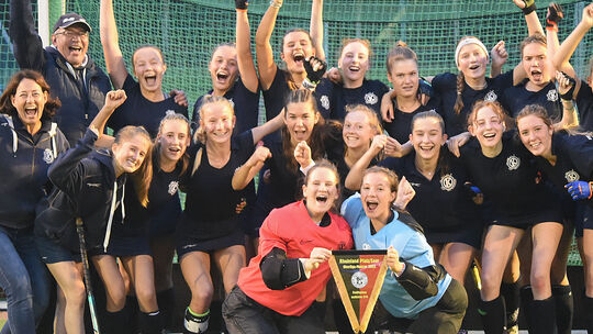 Weibliche Jugend B holt Titel: Schon zur Pause macht der VfL Bad ...