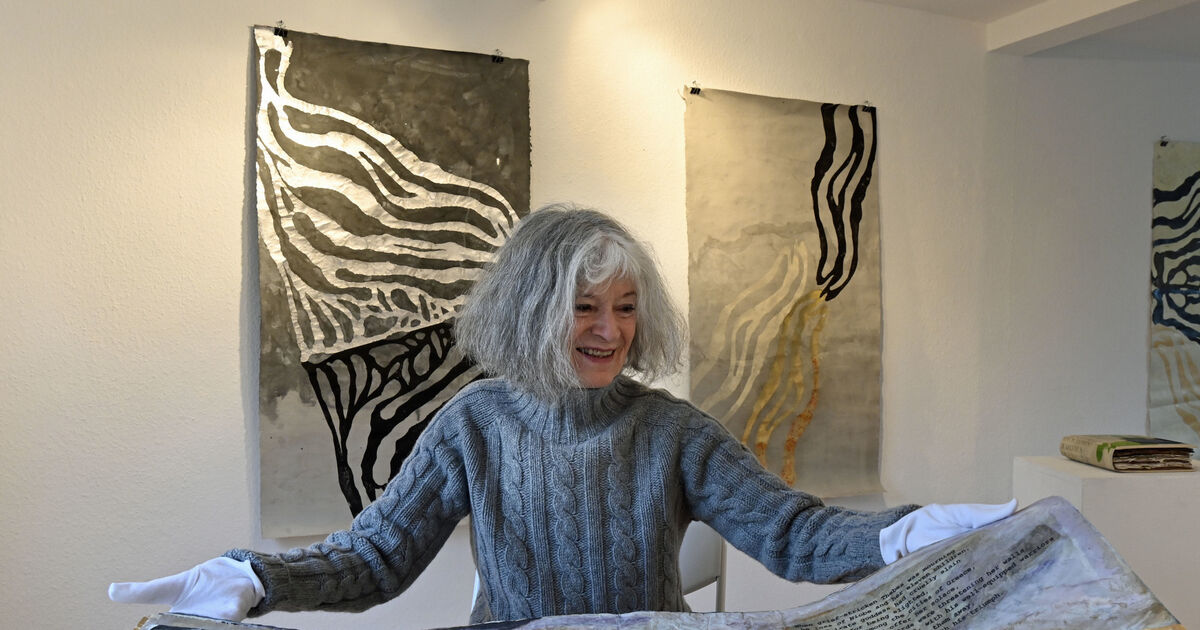 Späte Arbeiten von Robert Schwarz werden in der Galerie von Dagmar ...