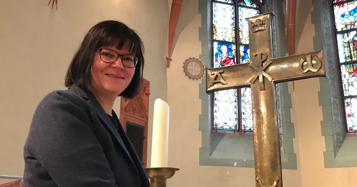 Tanja Martin wird in Planig als Pfarrerin eingeführt: Neue Pfarrerin in ...