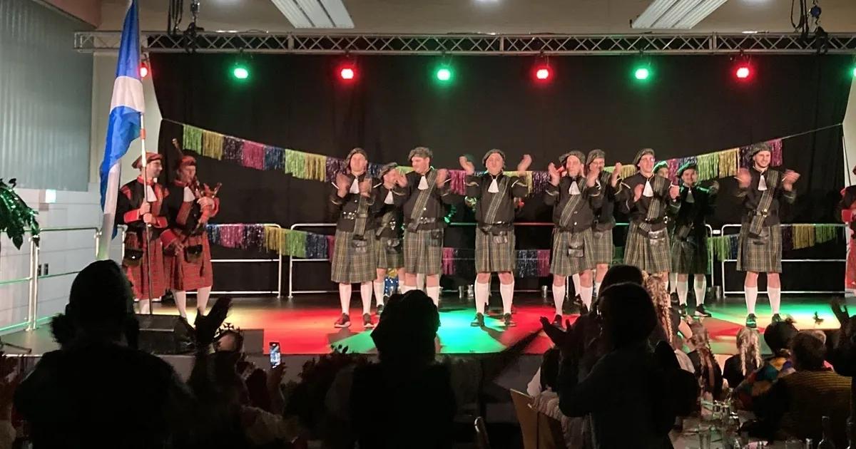 Karnevalssitzung des örtlichen Fußballvereins begeisterte - Traumtänzer ...