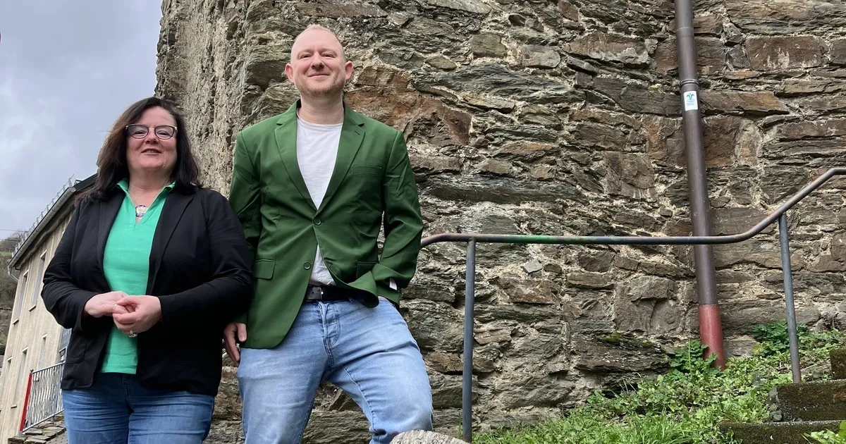 Konsulat wurde auf Ortschefin aus Dublin aufmerksam: Livemusik, Whiskey ...