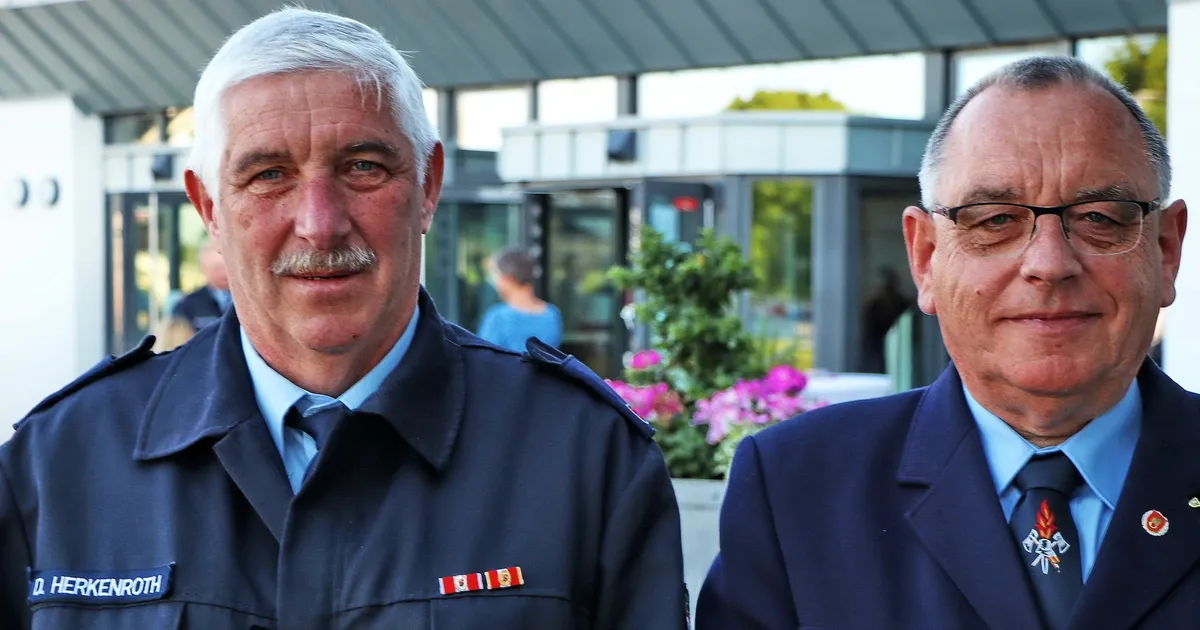 Knapp fünf Jahrzehnte bei der Feuerwehr: Thomas Huberty und Dieter ...
