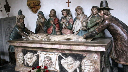 Tuffsteinkunst im "Kardener Dom" ist ein Meisterwerk aus dem 17 ...