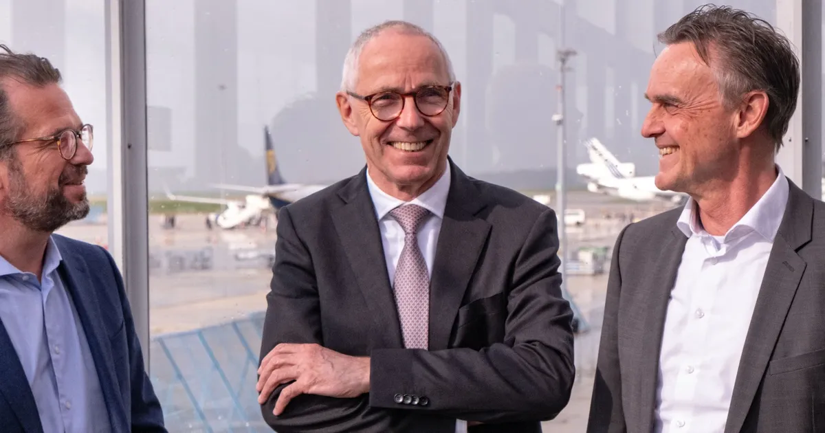 Erster offizieller Auftritt von Käufer Peter Adrian : Erster ...