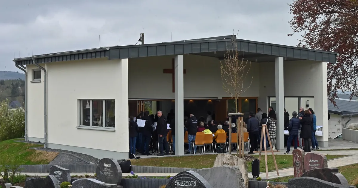 Neue Trauerhalle in Argenthal eingeweiht - Gebäude bietet nun mehr ...