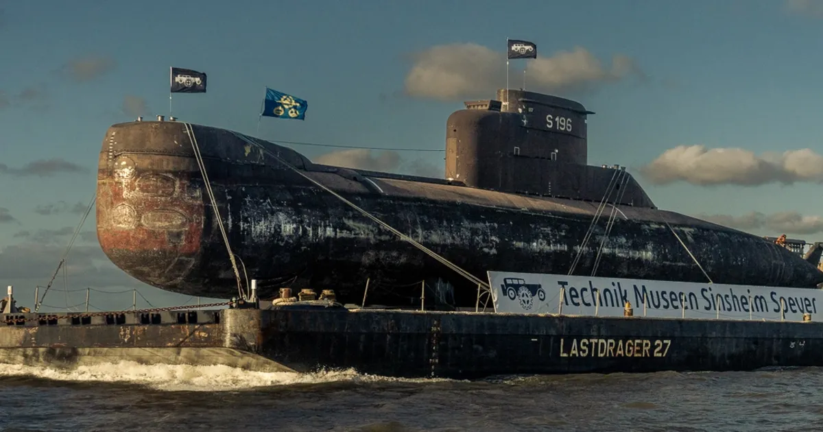 Unterzeile: Mit Schrittgeschwindigkeit ins Technik-Museum: U-Boot ...