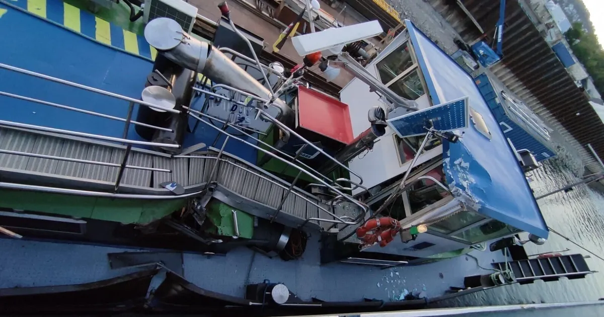 Schiffsunfall auf dem Rhein bei Bendorf: Güterschiff rammt kleineres ...