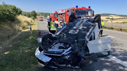 Unfall auf A48 nahe Rastplatz Elztal im Kreis Mayen-Koblenz: BMW ...