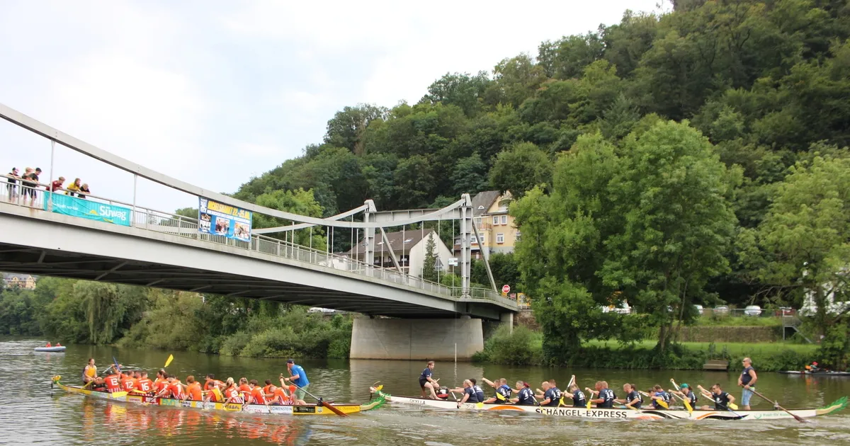 Spannende Rennen auf der Lahn: Elan bei Drachenbootregatta ist ...