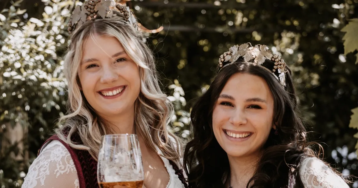 Von Samstag bis Montag feiert der Moselort mit Rebensaft und viel Musik ...