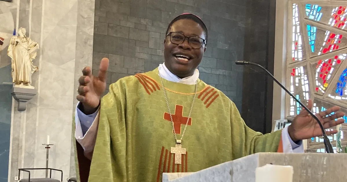 Zweite Heimat Waldesch: Bischof aus Kamerun zu Besuch - Koblenz ...